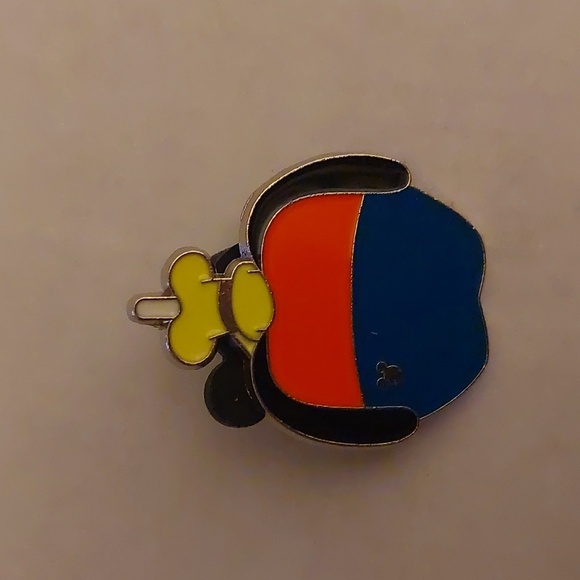 Disney | Jewelry | Disney Goofy Pin | Poshmark